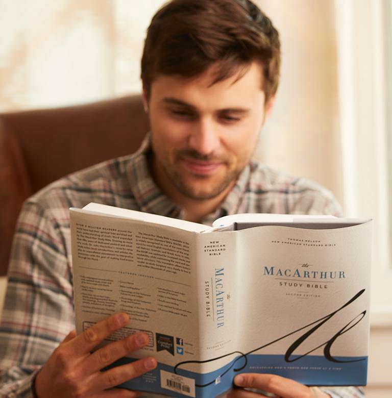 MacArthur Bibles - Thomas Nelson Bibles