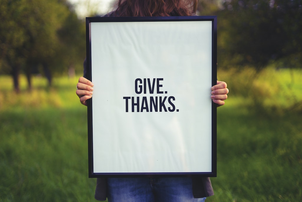 3 Ways to Give God Thanks this Thanksgiving - Thomas Nelson Bibles