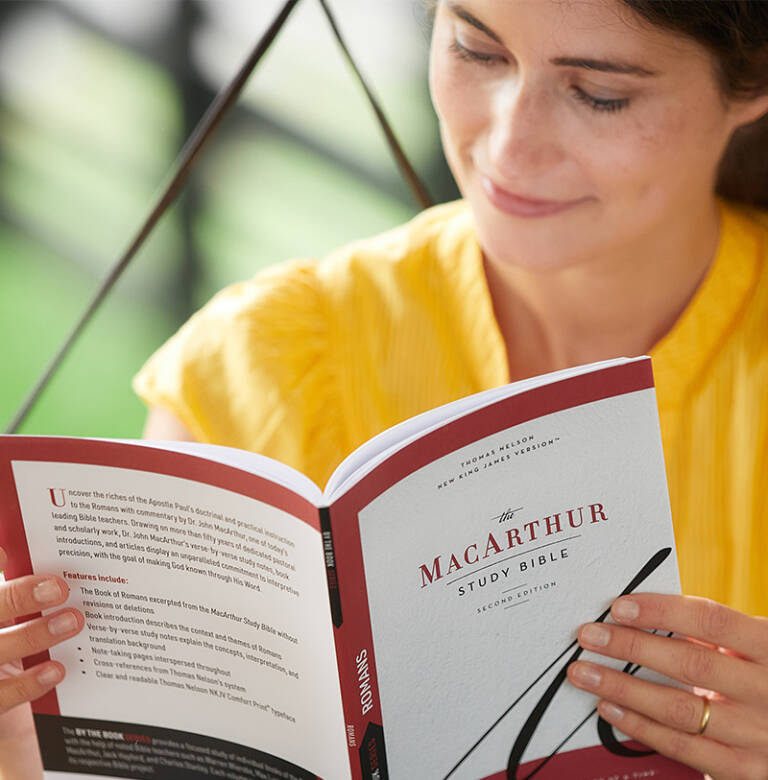 MacArthur Bibles - Thomas Nelson Bibles