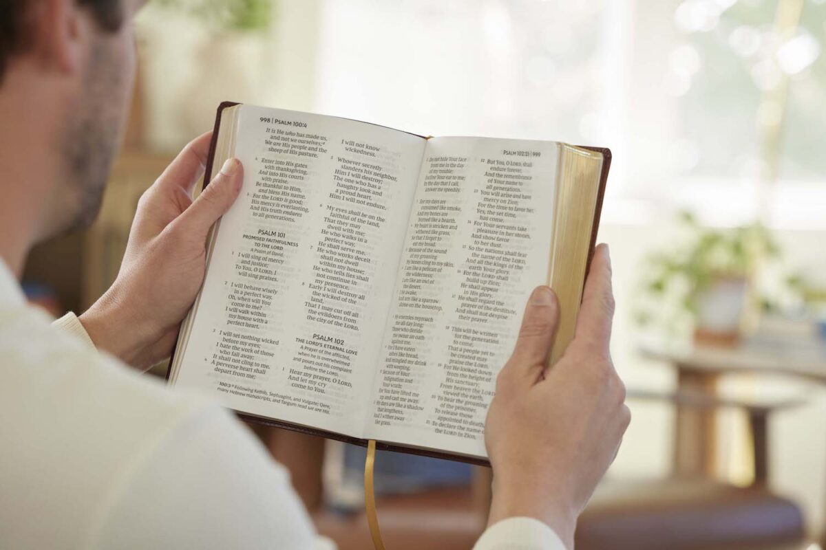 Guide to Different Types of Bible Layouts - Thomas Nelson Bibles