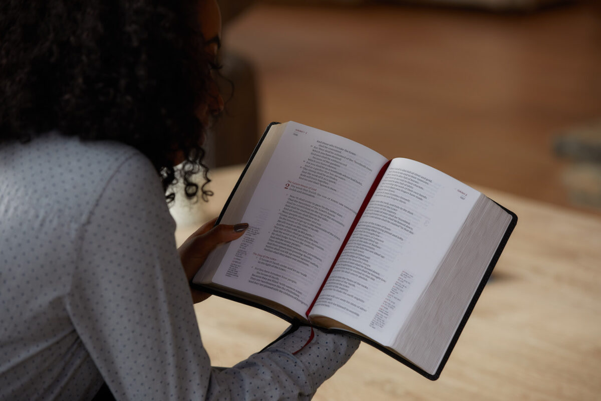 Guide to Different Types of Bible Layouts - Thomas Nelson Bibles